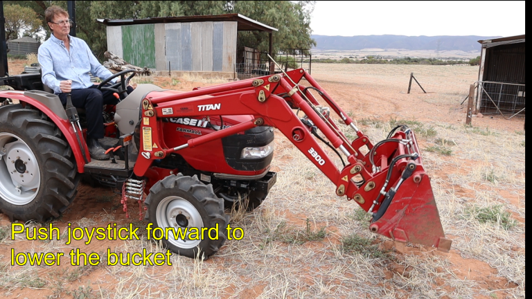 How to operate a frontend loader with 4 in 1 bucket on a tractor ← ...